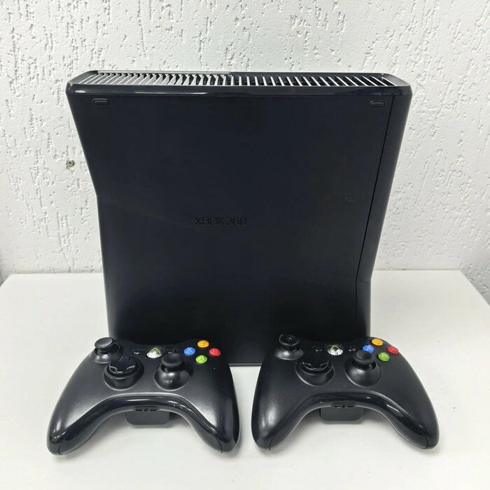 Игровая приставка Microsoft Xbox 360 S 250 ГБ