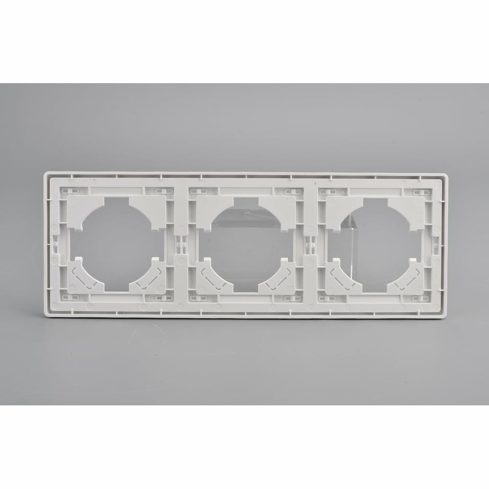 3-местная рамка ALTECH ENCORE 3PW белая 07409