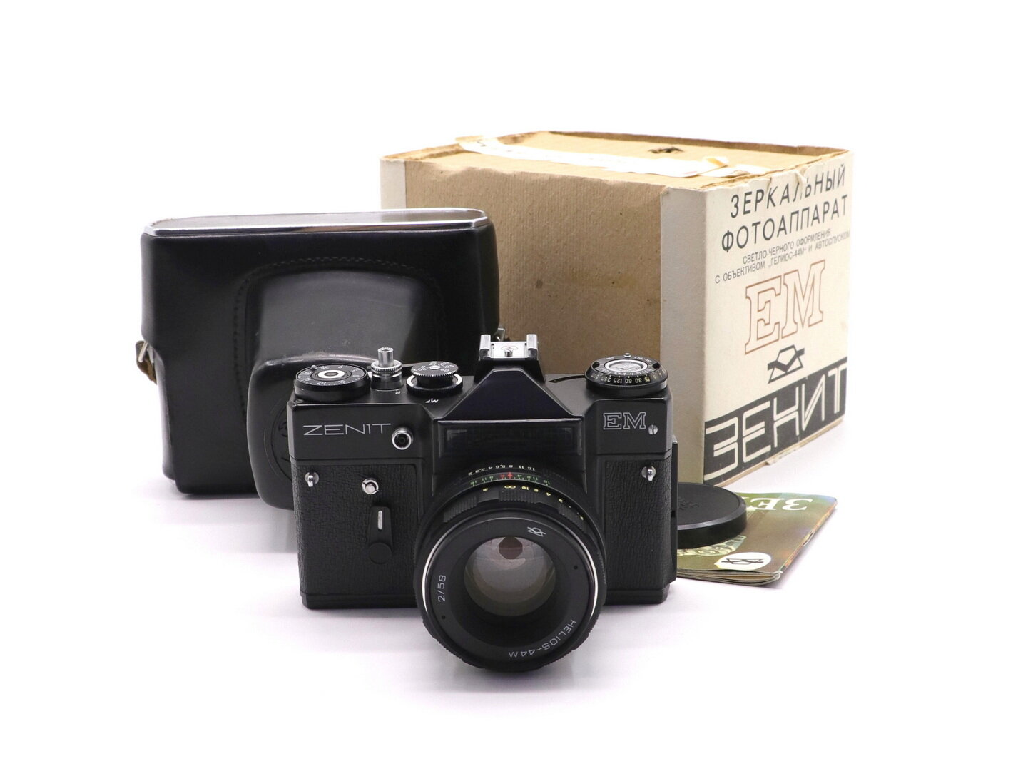 Фотоаппарат Зенит ЕМ kit black в упаковке