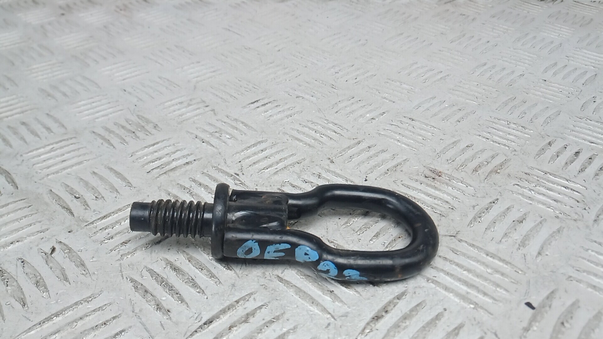 Крюк буксировочный FORD FOCUS 2