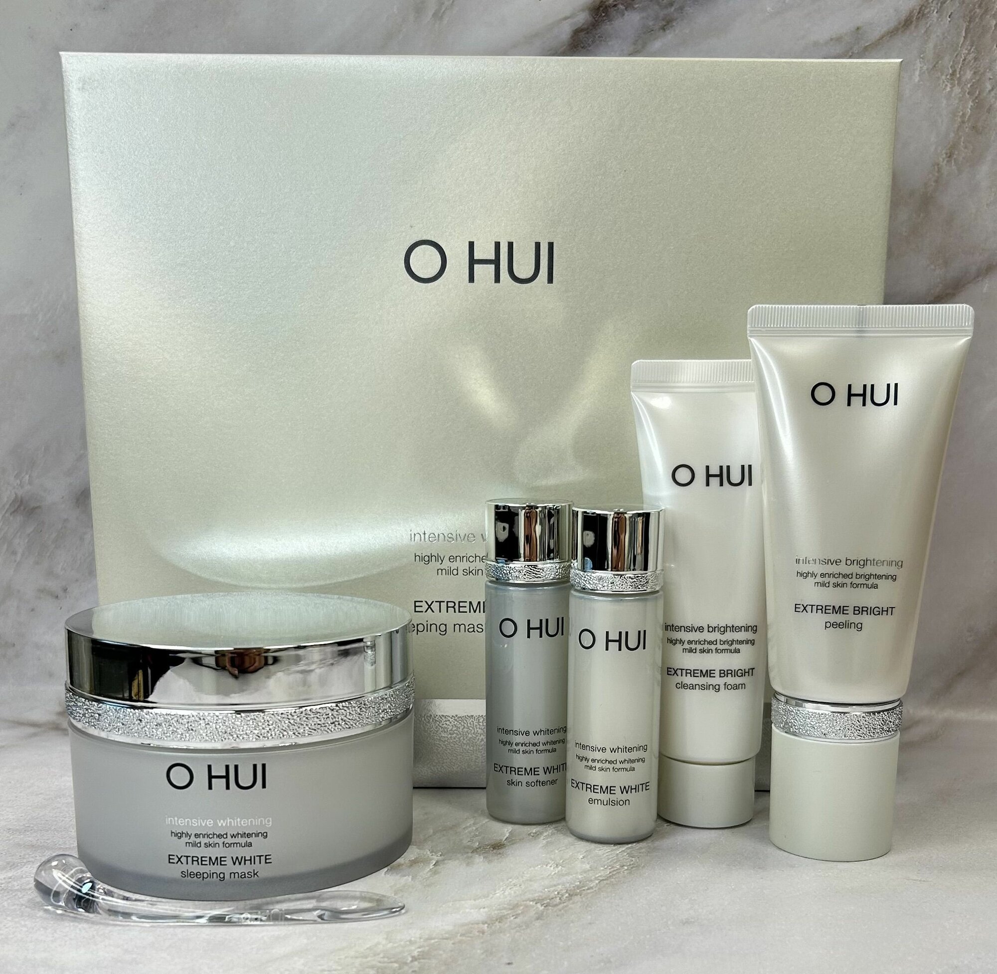 Осветляющая ночная маска для лица в наборе O HUI Extreme White