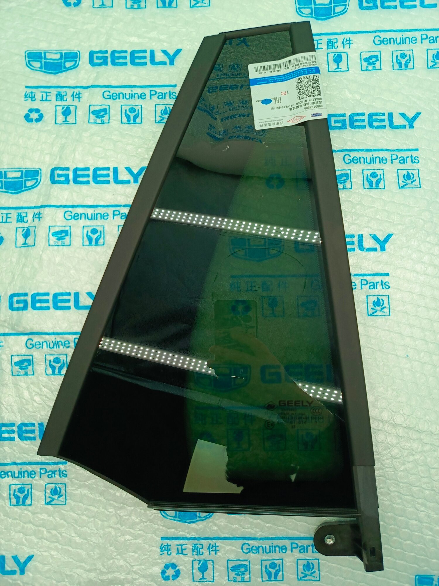 GEELY Форточка двери задней П Geely Monjaro