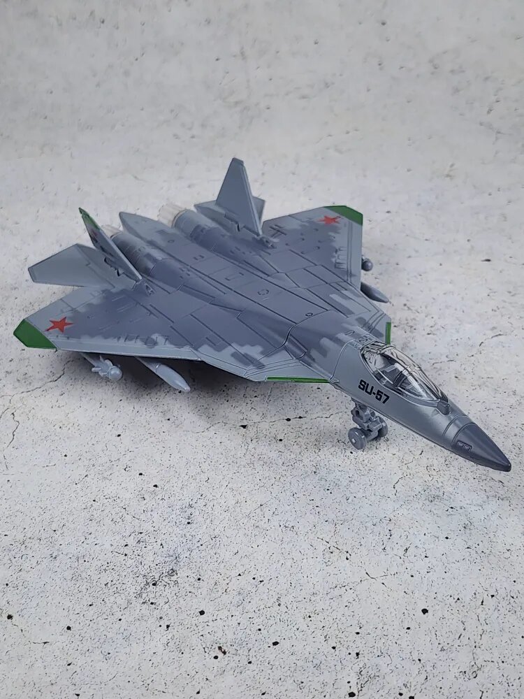 Игрушка самолет истребитель SU-57 металлическая модель со светом и звуком 23 см