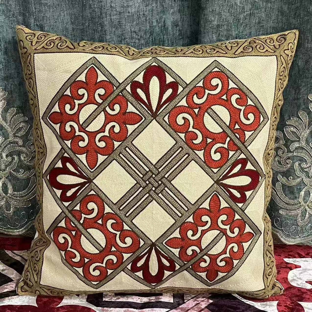 Кремовый чехол под подушку 45×45 см, этнический орнамент, вышивка, без наполнителя