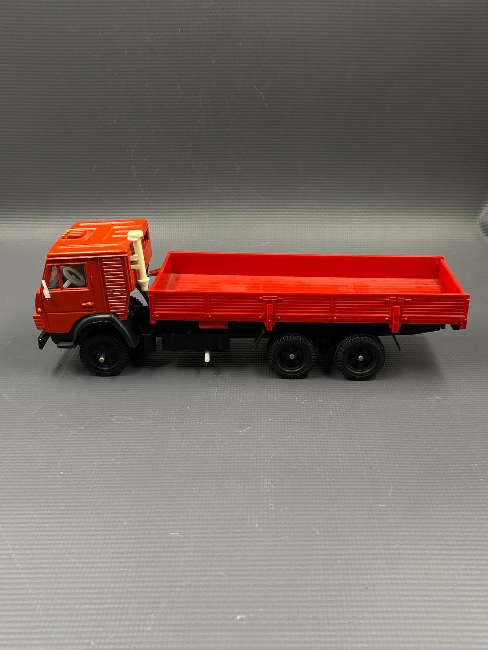 Модель Камаз KAMAZ 53212, Бортовой СССР, масштаб 1:43 Винтаж! Редкий!