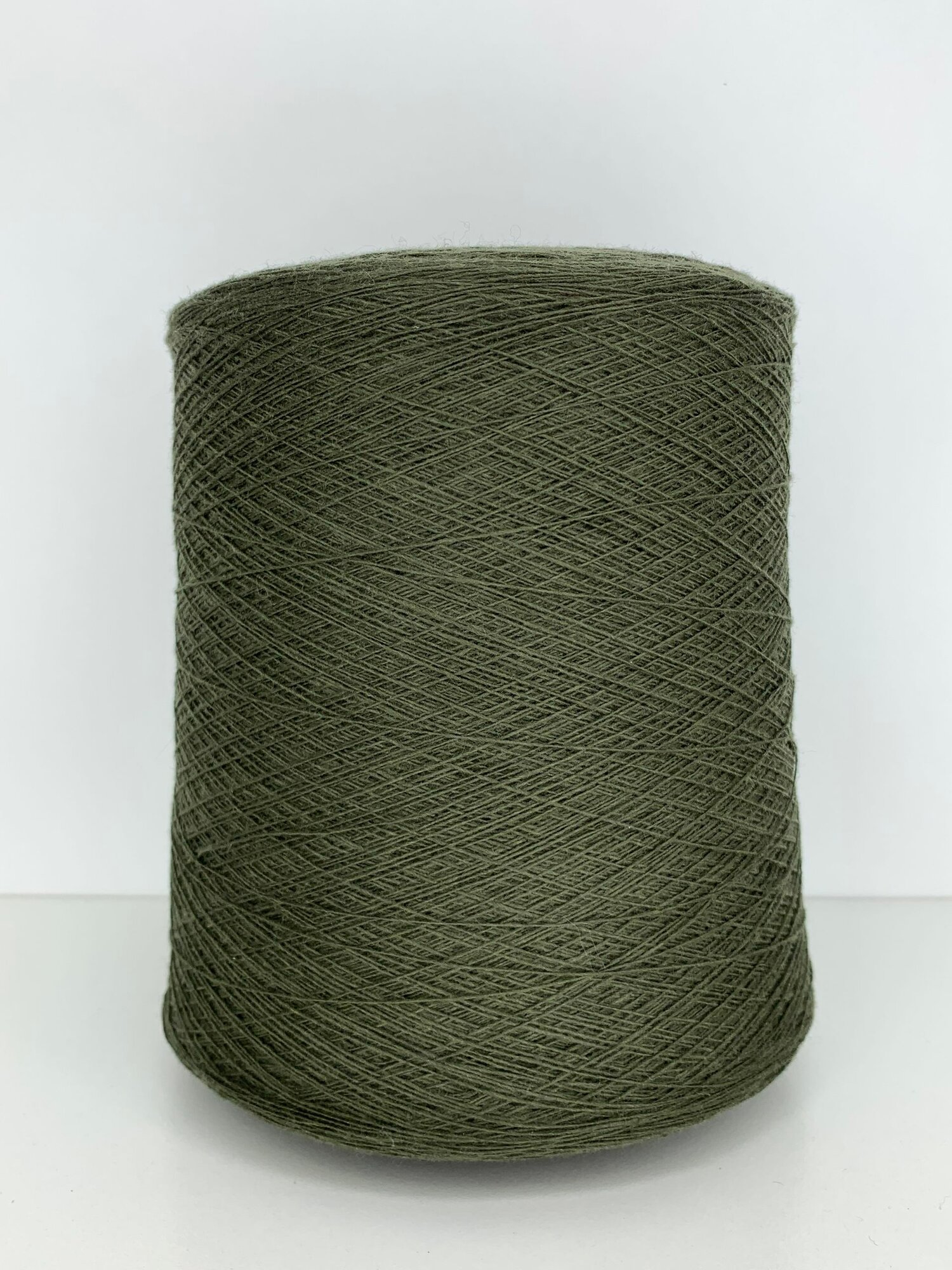 CANBERRA - Lanecardate; 100% меринос superfine; 1550м/100гр; col. 1376, цвет: оливковый зеленый; вес 250гр; italyyarn