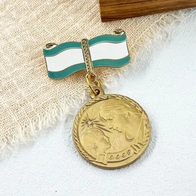 Винтажная медаль СССР "Материнство" металлический значок