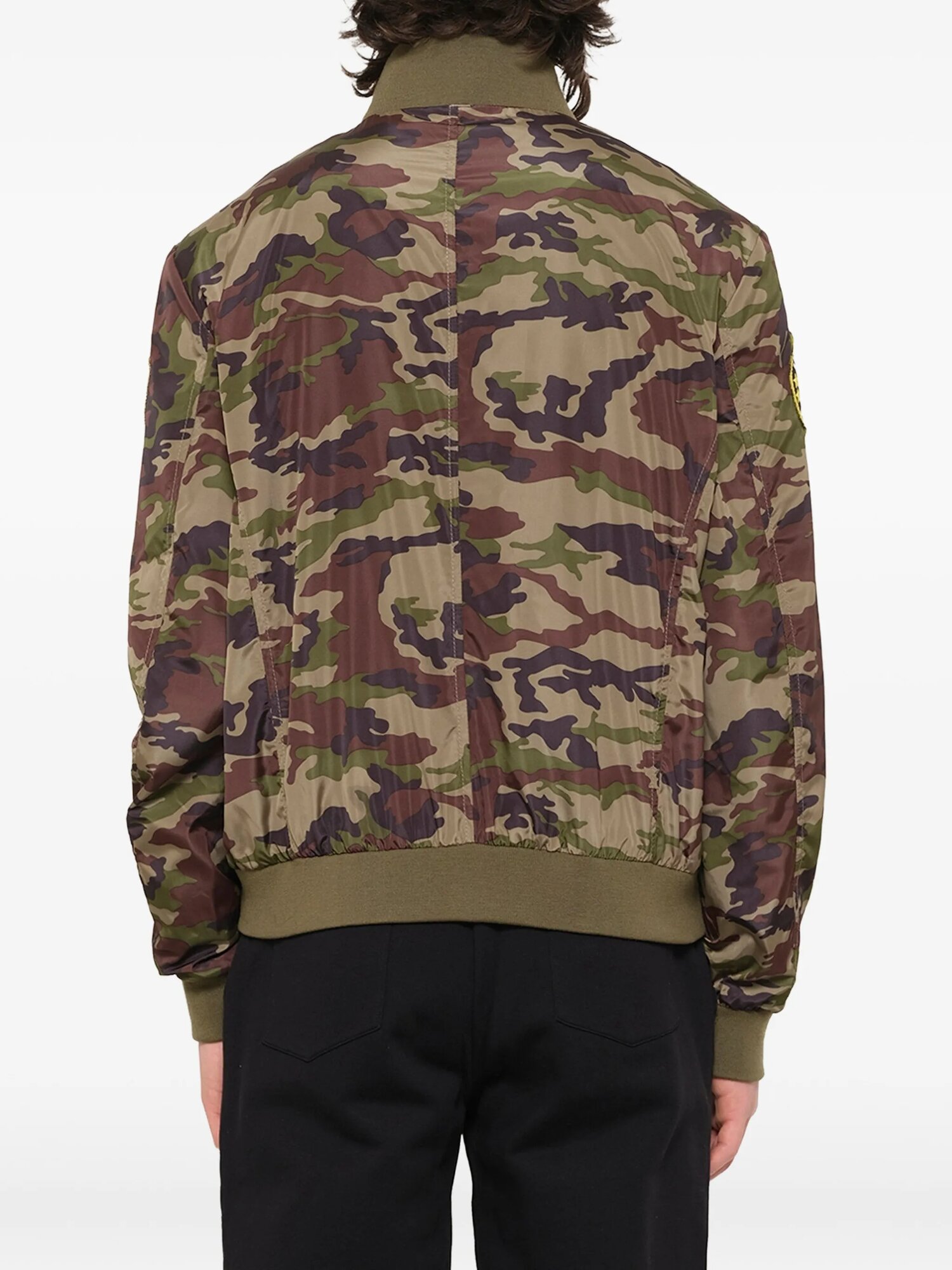Куртка HISTORY REPEATS Camouflage-print patch-detail jacket, размер 48 — фото 1