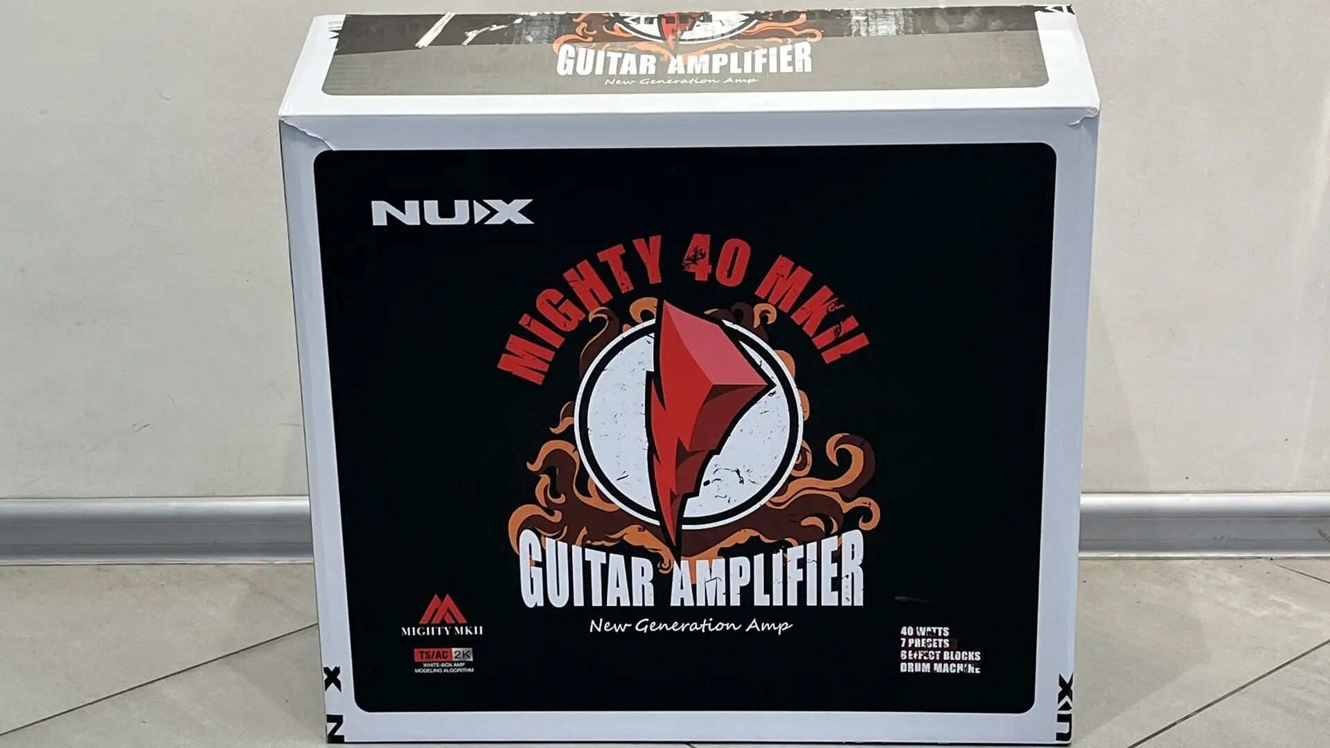 Цифровой, гитарный, комбоусилитель, Бренд Nux Mighty-40 ВТ — фото 1