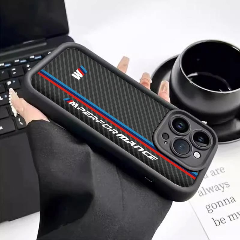 Чехол на Айфон 12 Про Макс / IPHONE 12 PRO MAX чёрный с диагональным карбоновым узором, вертикальными