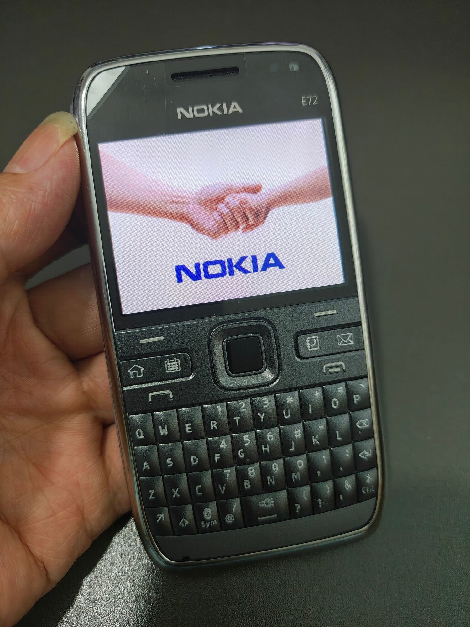 Nokia Мобильный телефон E72, серебристый