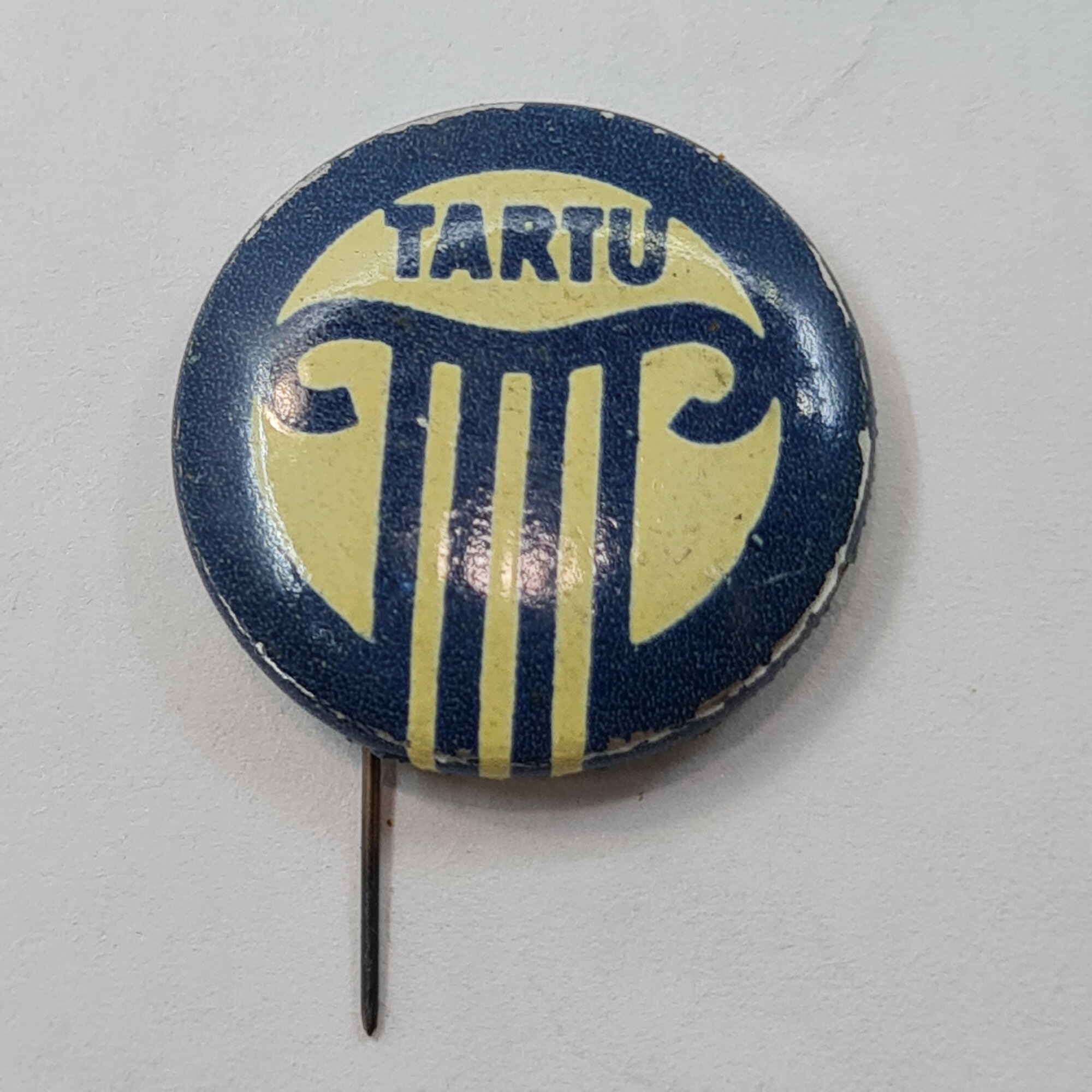 Значок СССР. Tartu, колонна, город Эстония. Винтажный значек.