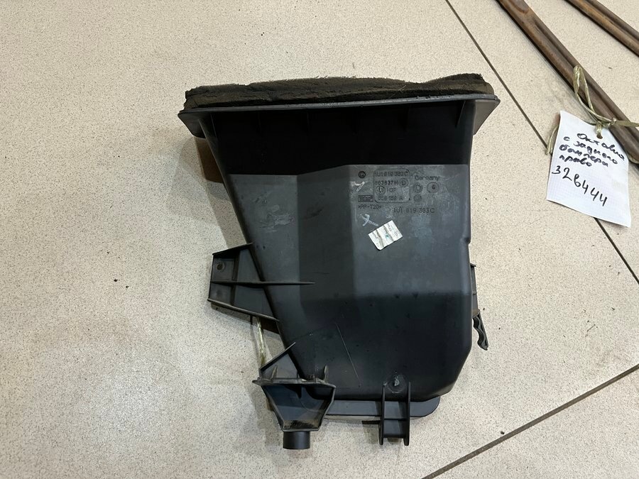 Воздуховод салона от Skoda Octavia A4 1996-2010