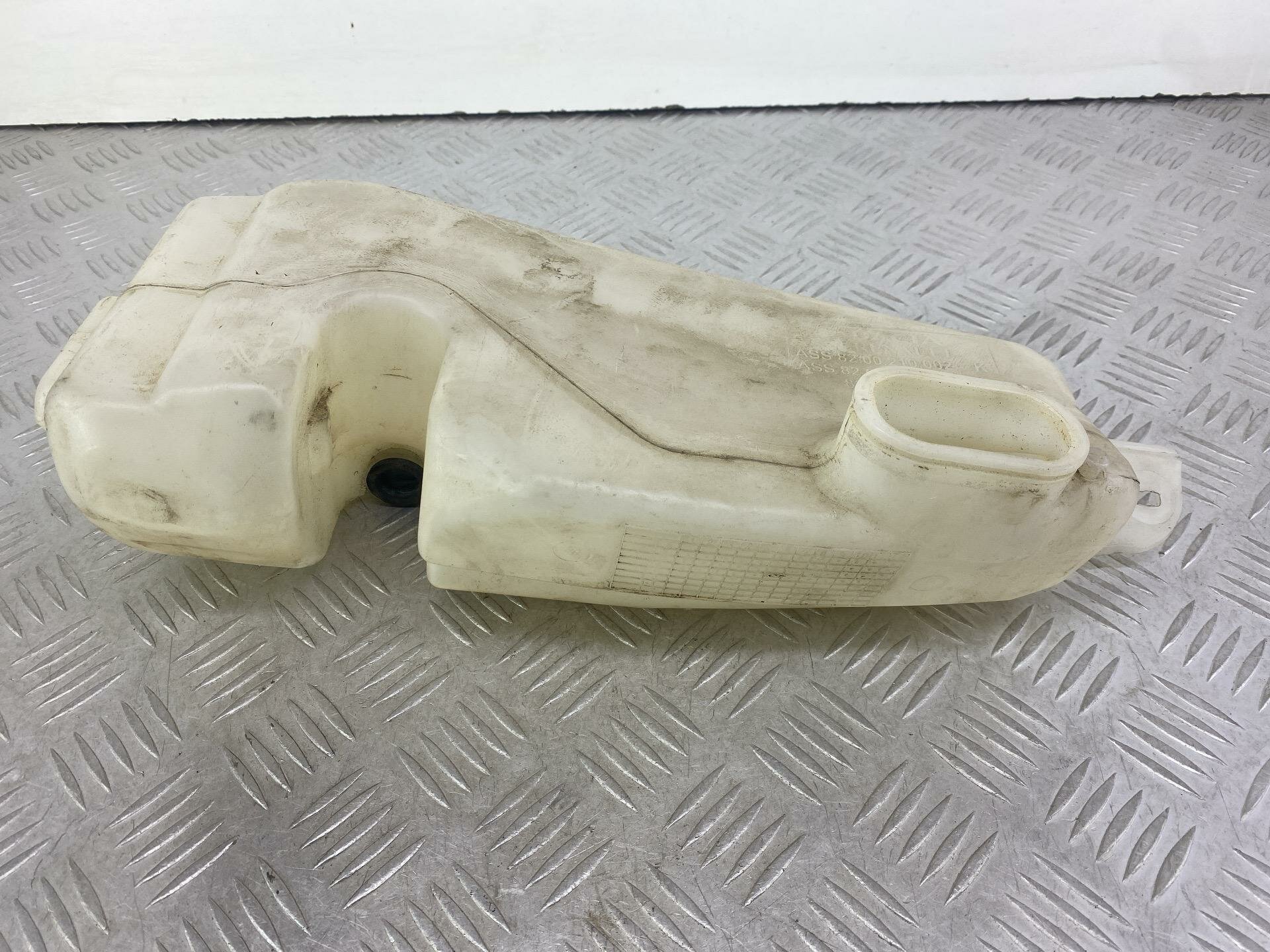 Бачок омывателя Renault Logan (2004 - 2009) 8200210002K