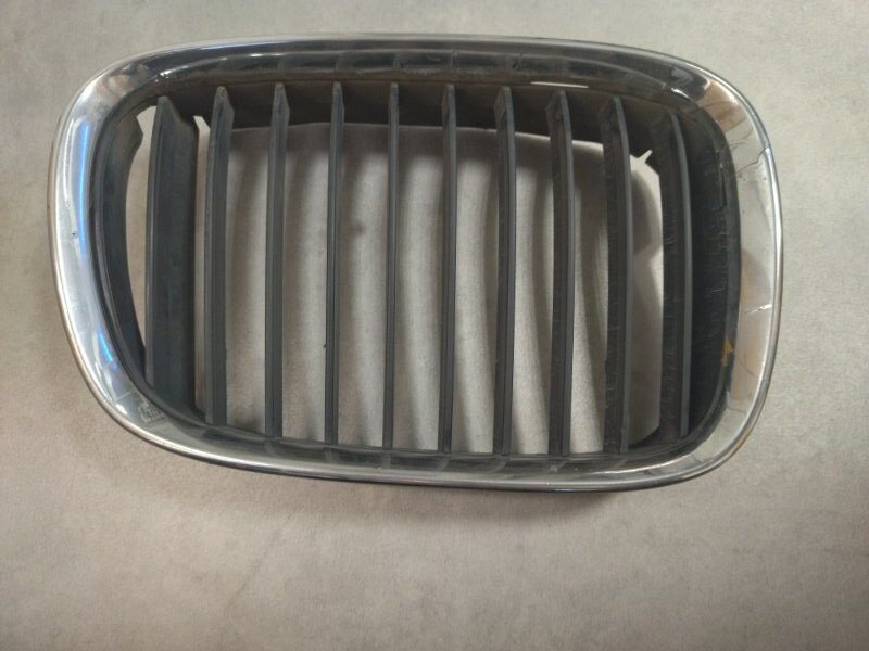 Решетка радиатора правая BMW 5 E39 8159314