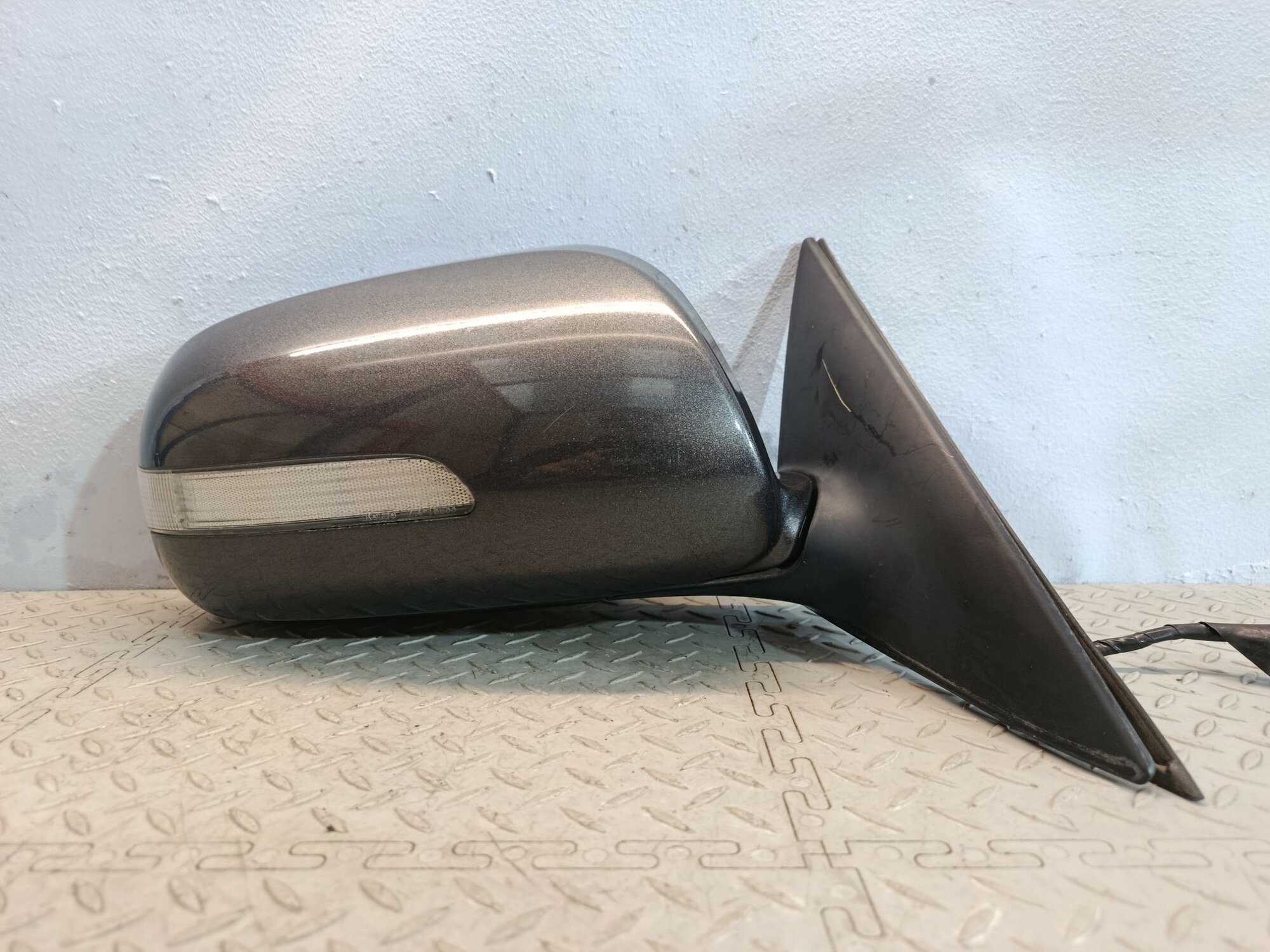 Зеркало Toyota Daihatsu Altis Camry правое 8794533010 темно-серый, 1G3 YE150Z