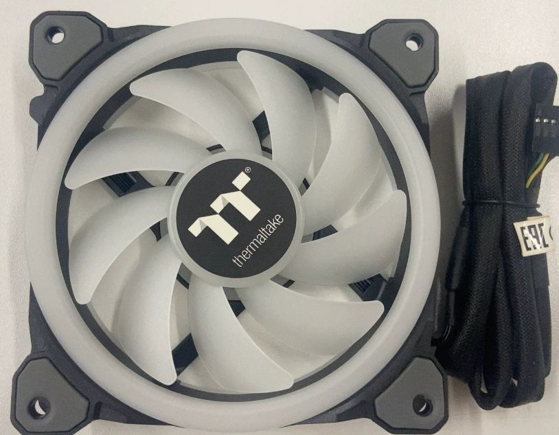 Вентилятор Thermaltake Riing Trio 12 LED RGB 120мм 12025, Высоконапорный, PWM, 1500 Об/мин