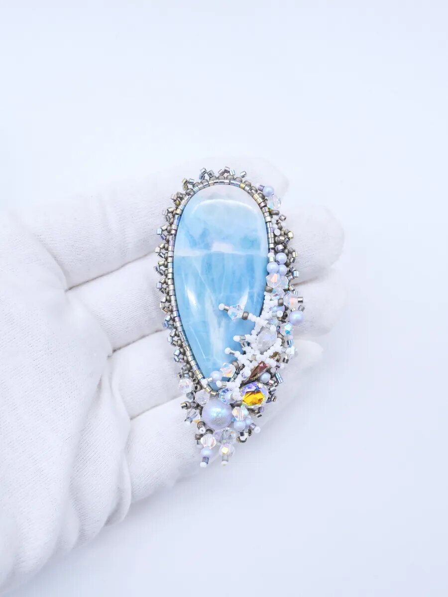 Брошь, кристаллы Swarovski, бисер, кристалл, кристаллы Preciosa
