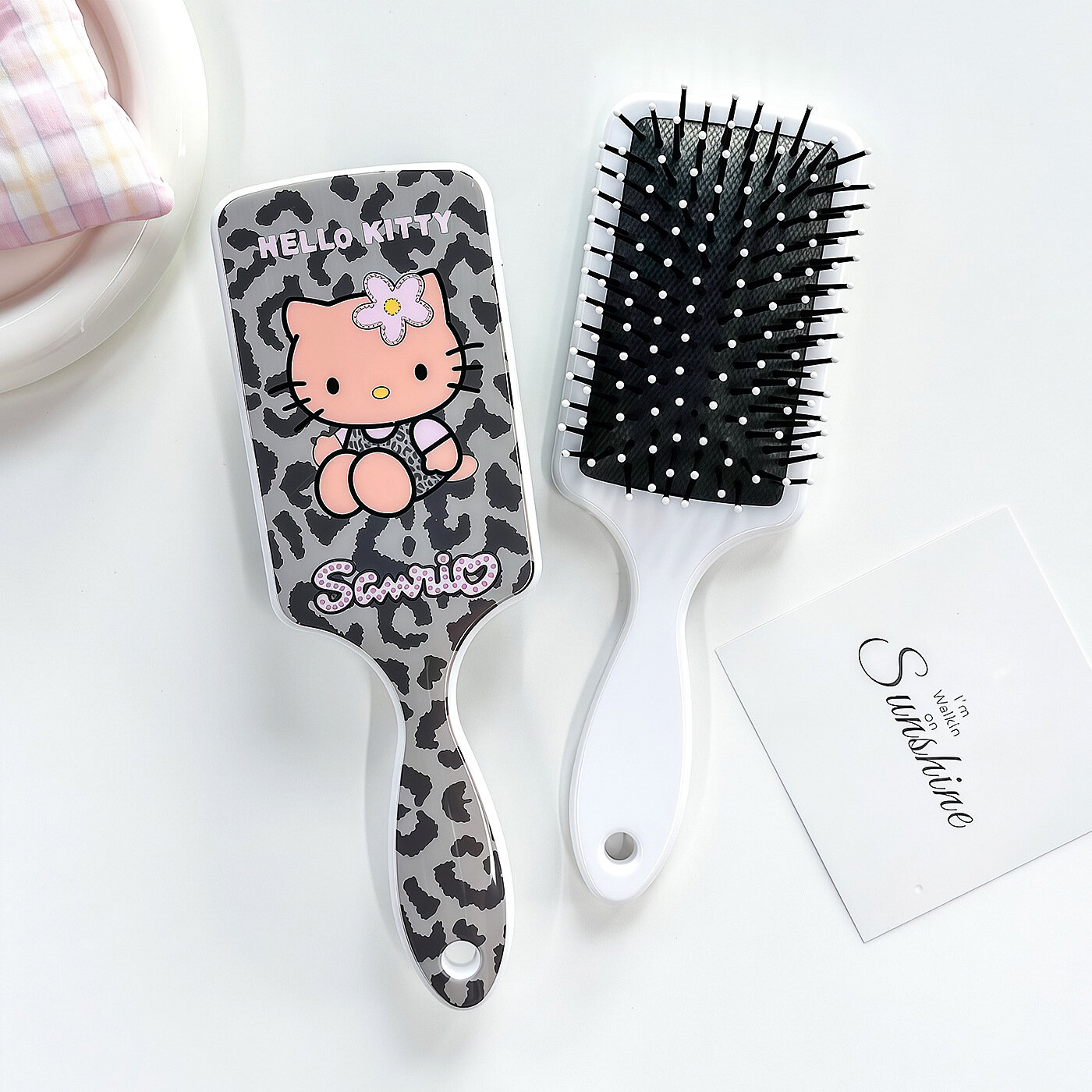 Расческа-пуховка Sanrio Hello Kitty с принтом Паттерн Черный Леопард Черная Кожа Кот Милая расче