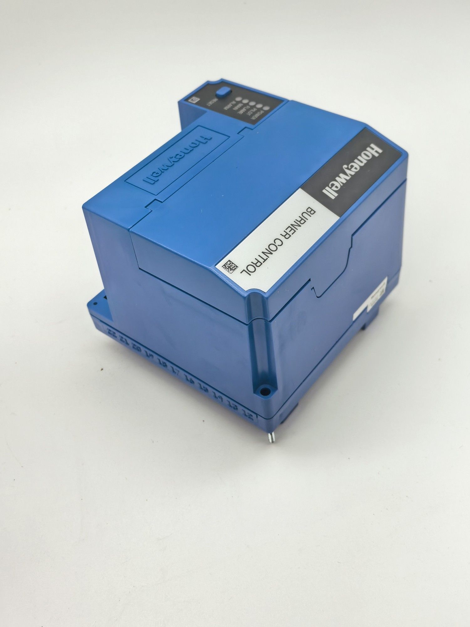 Модуль управления горелкой Honeywell RM7890A1031 для одноступенчатых газовых и жидкотопливных горелок