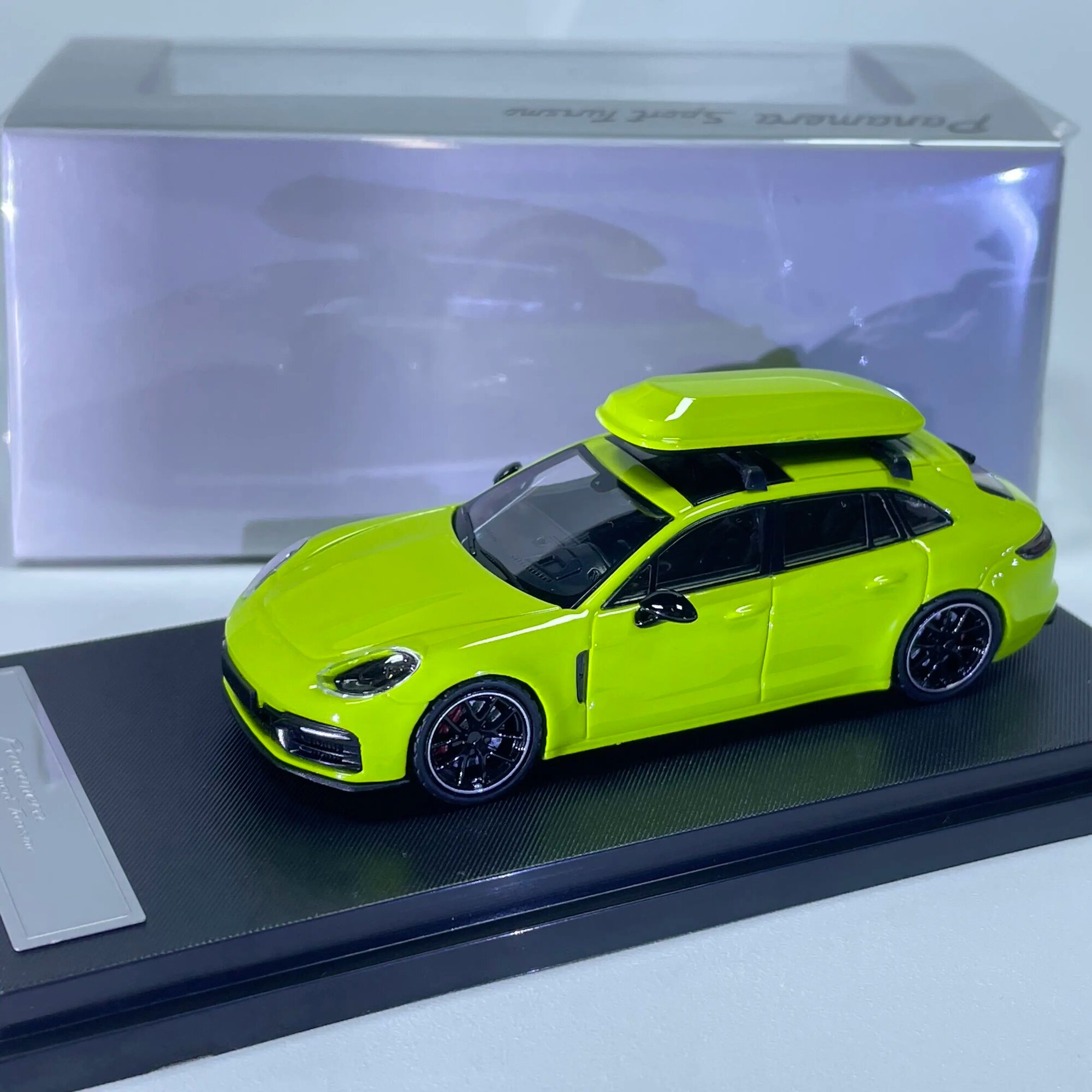 Модель Panamera Station Wagon TIME MICRO 1:64