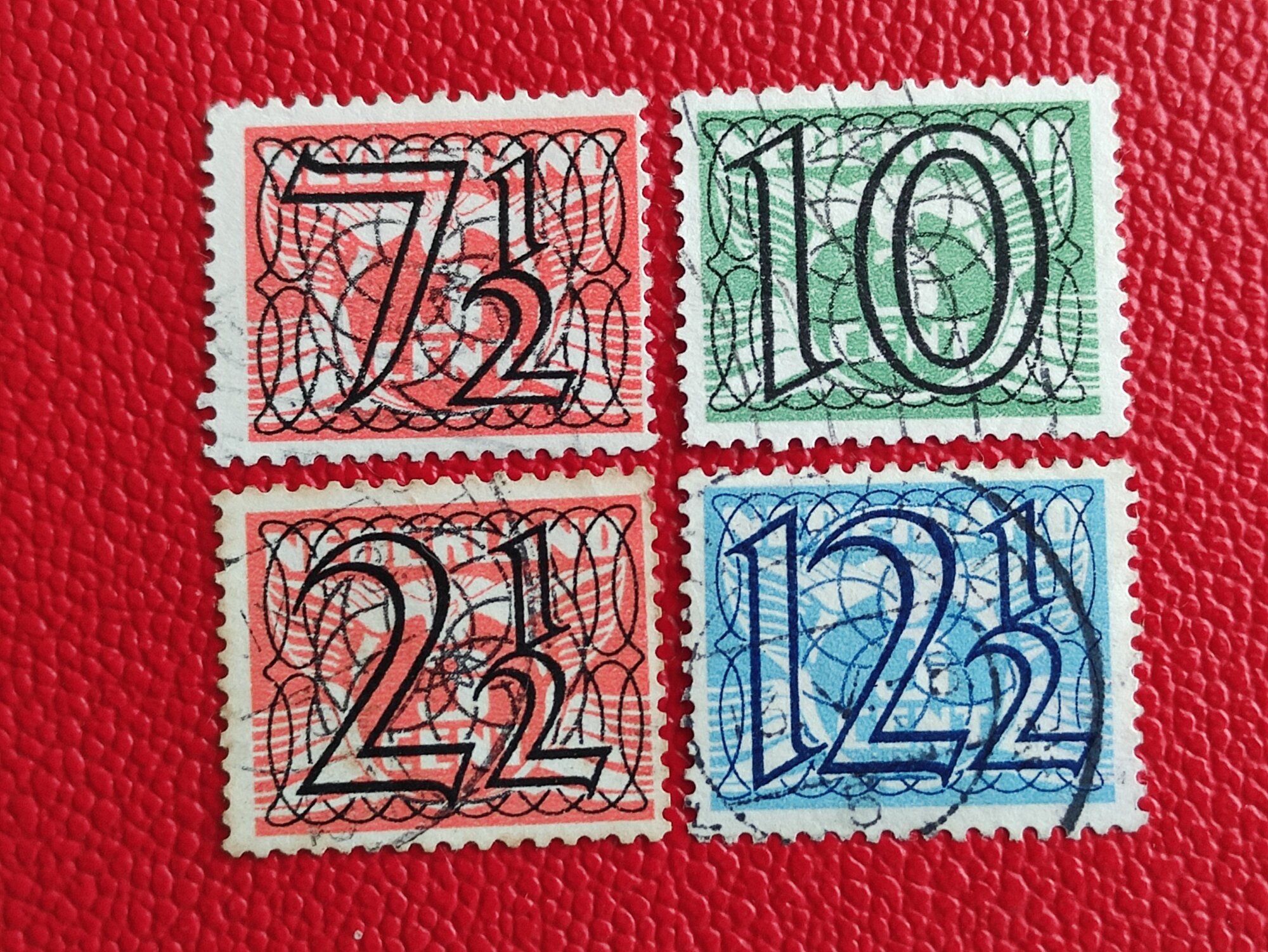 Марки Нидерланды 1940. "Цифровые марки 1926-1927 годов с доплатой. Гашение. Редкость - См фото