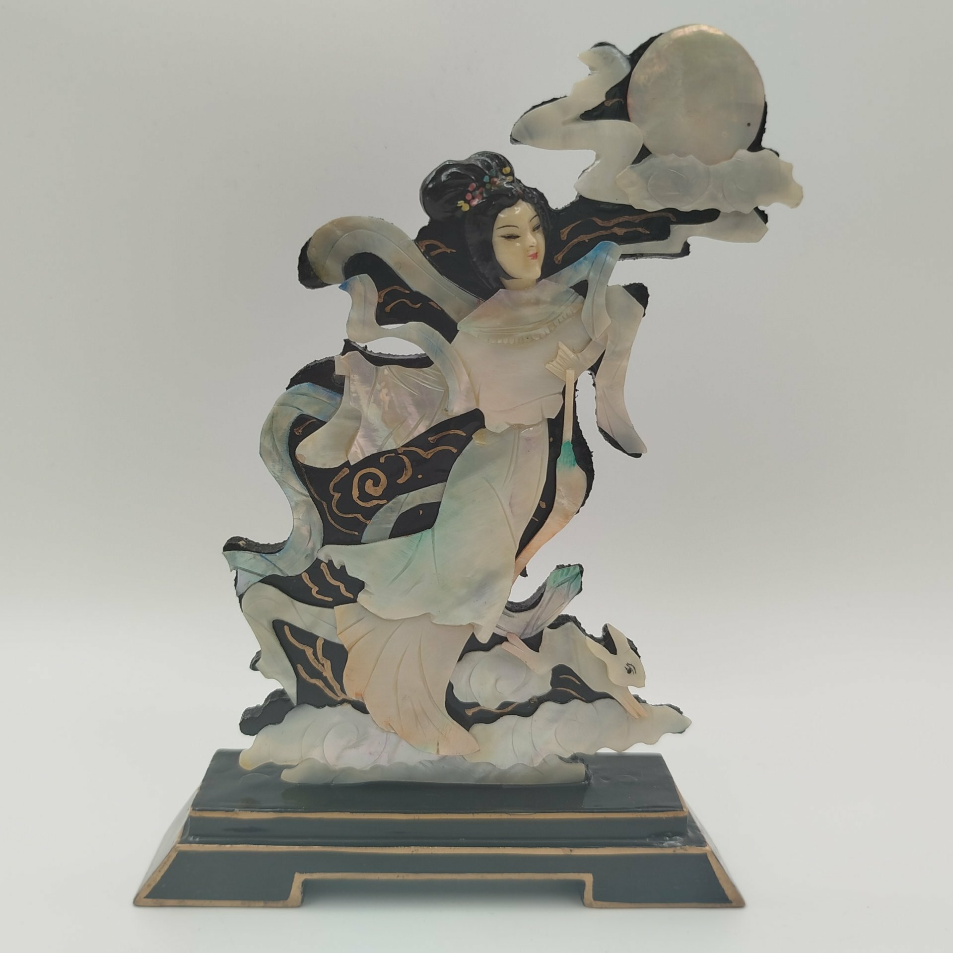 Статуэтка "Красавица Чанъэ и лунный заяц" ("Богиня Луны"), Китай, папье-маше, лак