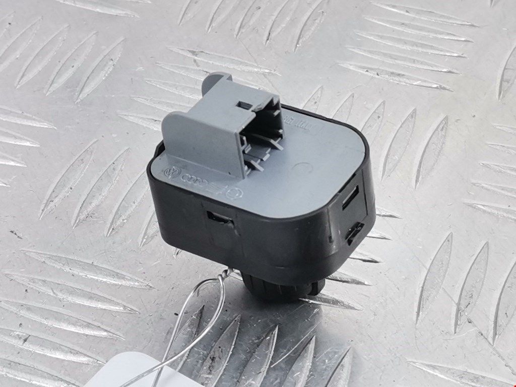 Джойстик регулировки зеркал / 1636870 8E0959565 8E0959565A для Audi A4 B6 (с пробегом)