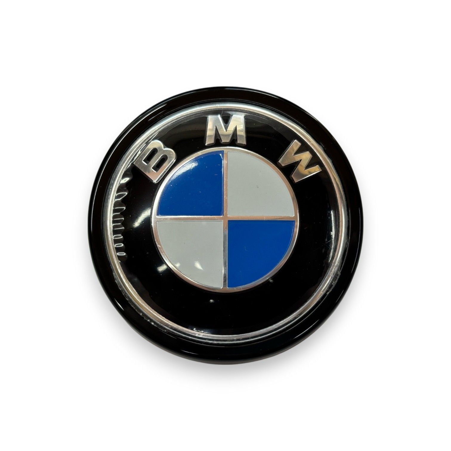 Эмблема BMW 99 мм (51147294465) сине-белая, с черным ободком