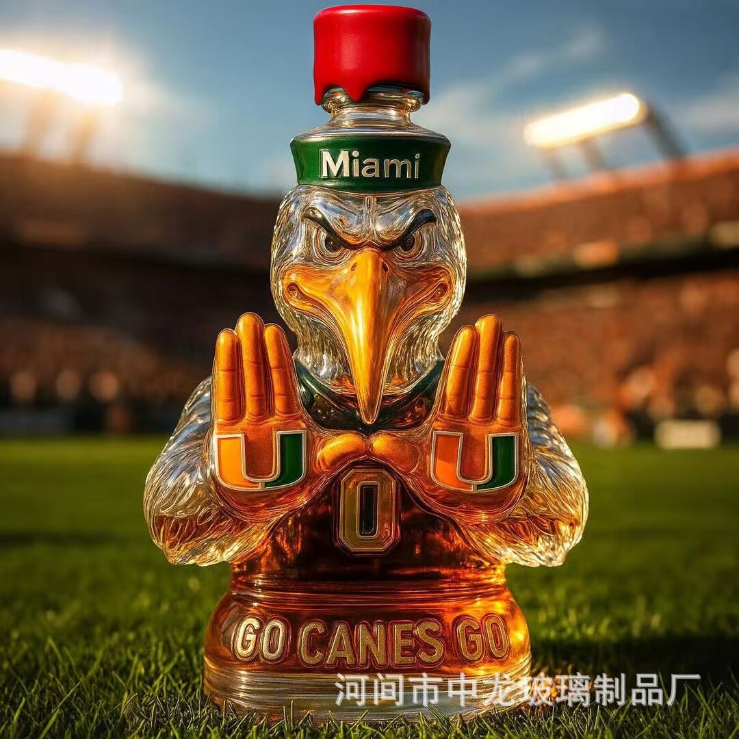 Памятный виски Crown Royal Miami Hurricane с изображением буквы «U».