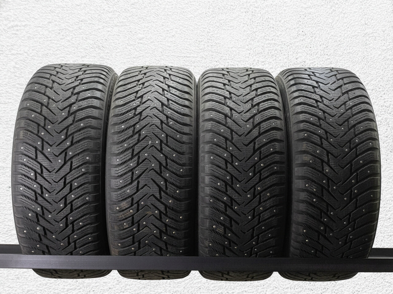 Зимние шины шипованные Nokian Hakkapeliitta 8 suv 275/55 R19 5.0% износ PT0004466 DAQ025