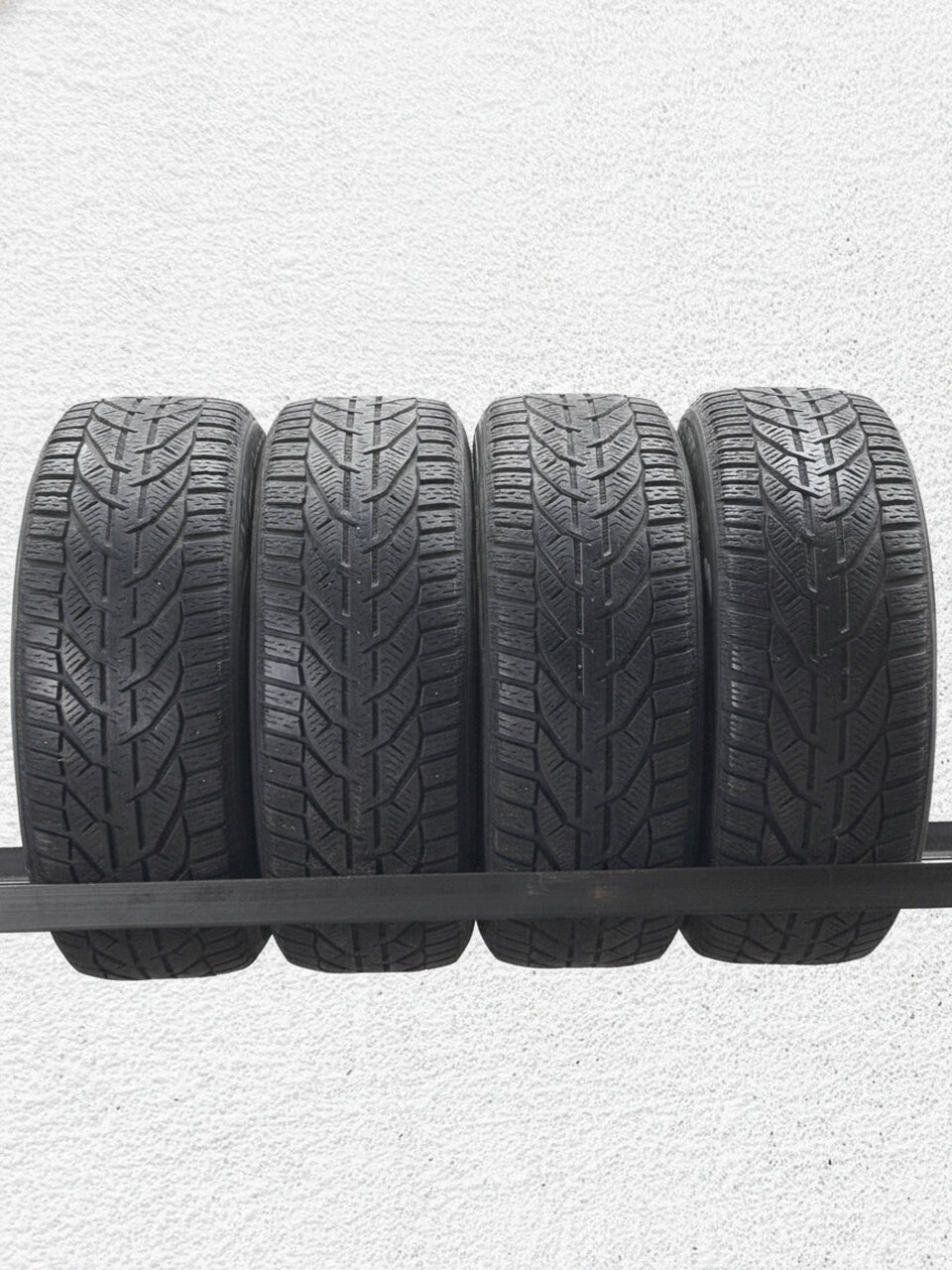 Зимние шины нешипованные Kormoran SNOW 215/60 R16 25% износ TSB056606