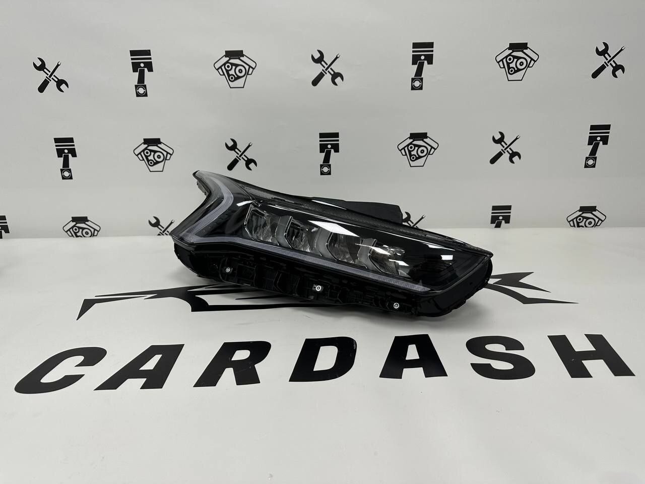 К5 - Фара правая O.E.M. арт. OEM0084FR