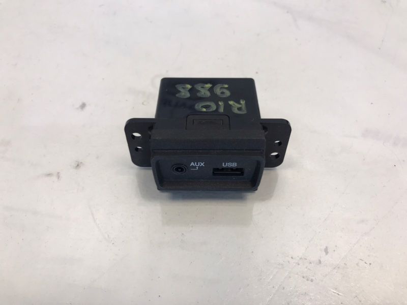 Разъем aux Kia Rio 2011 961201G100X5 JB G4EE (с пробегом)