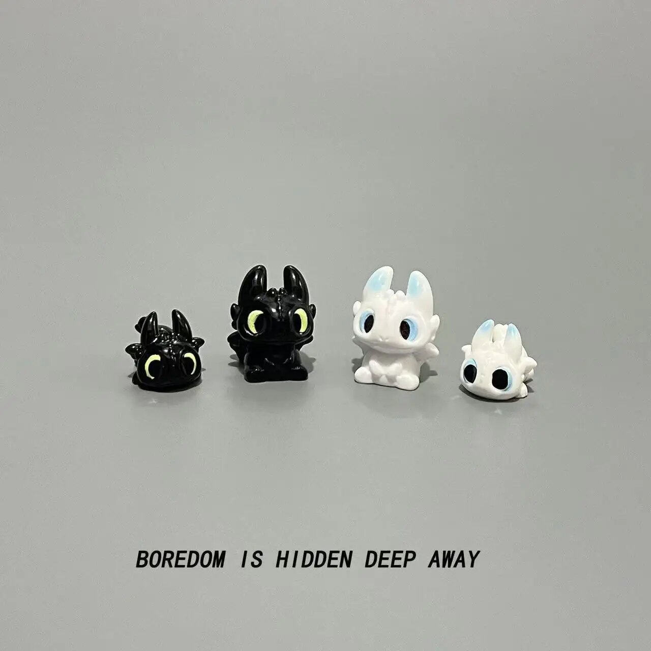 Фигурка Беззубик Bandai 4pcs Random