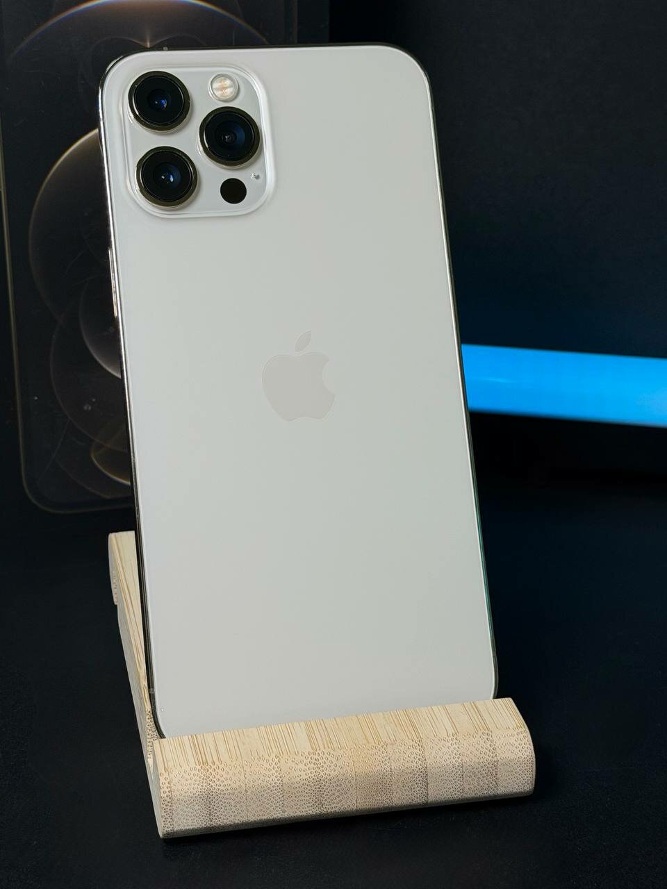 Смартфон Apple iPhone 12 Pro Max, 512 ГБ, nano-SIM + eSIM, золотой