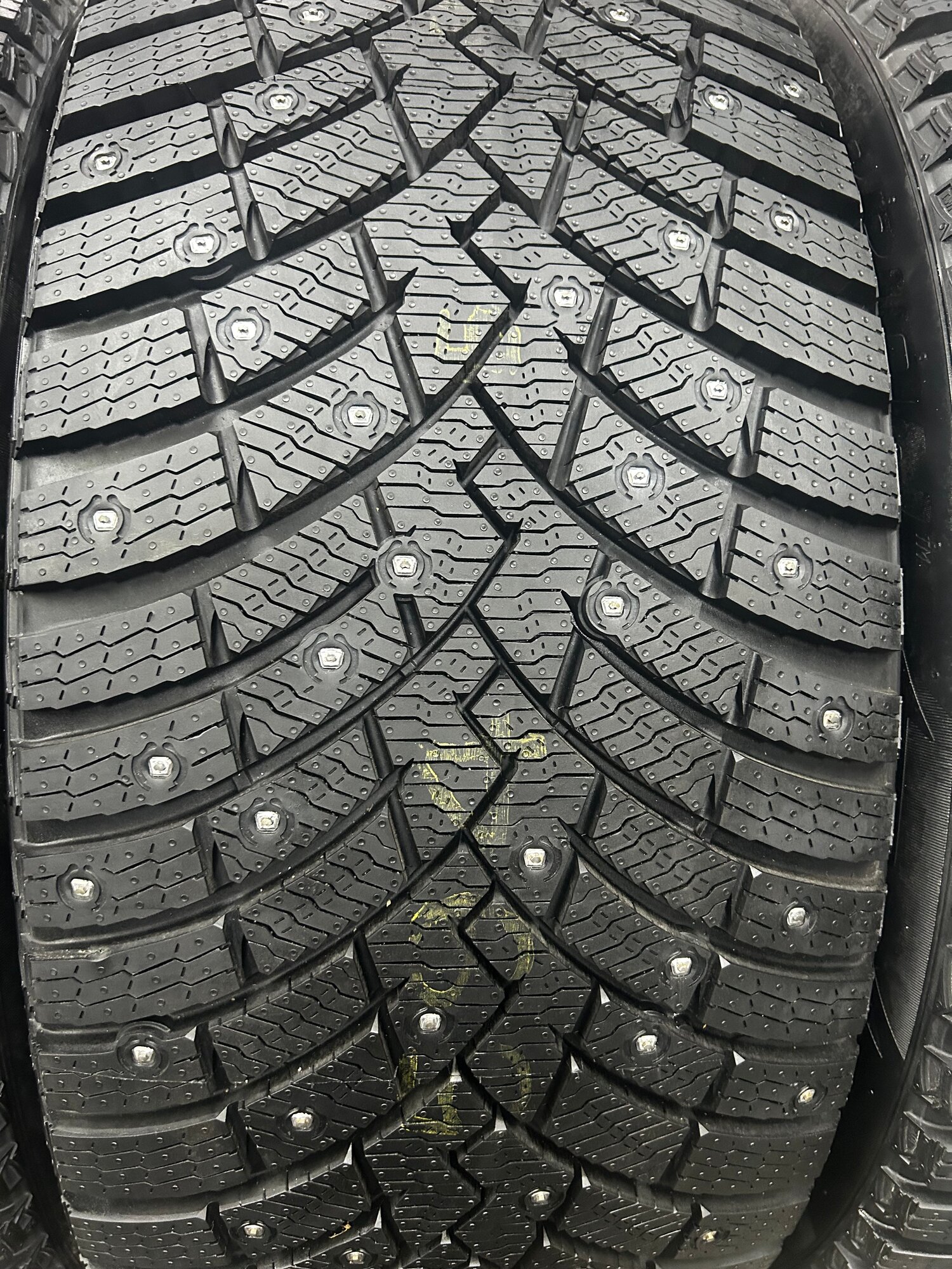 Pirelli Scorpion Ice Zero 2 285/40 R22 110H