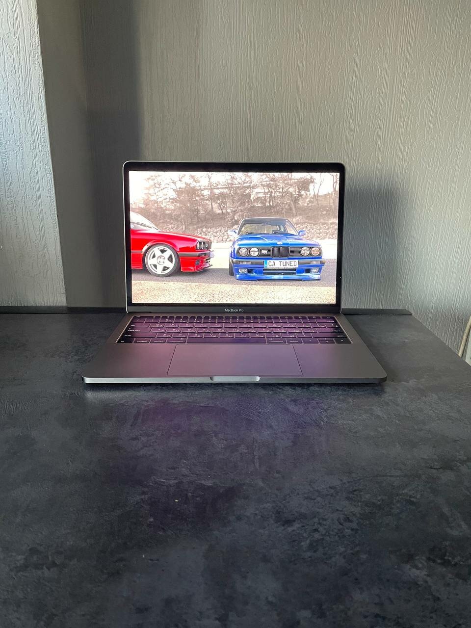 13.3" Ноутбук Apple MacBook Pro 2017 2560x1600, Intel Core i5 2.3 ГГц, RAM 8 ГБ, SSD 128 ГБ,Intel Iris Plus Graphics 640