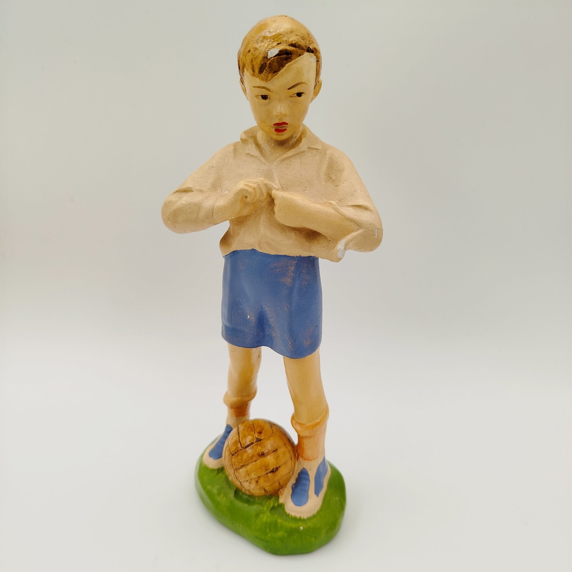 Статуэтка "Мальчик футболист", гипс, роспись, СССР, 1950-1990 гг.