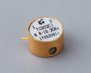 9 GHz to 11 GHz, 0.5 dB Insertion Loss, 20 dB Isolation, SMD Series Isolator-TG902C1
