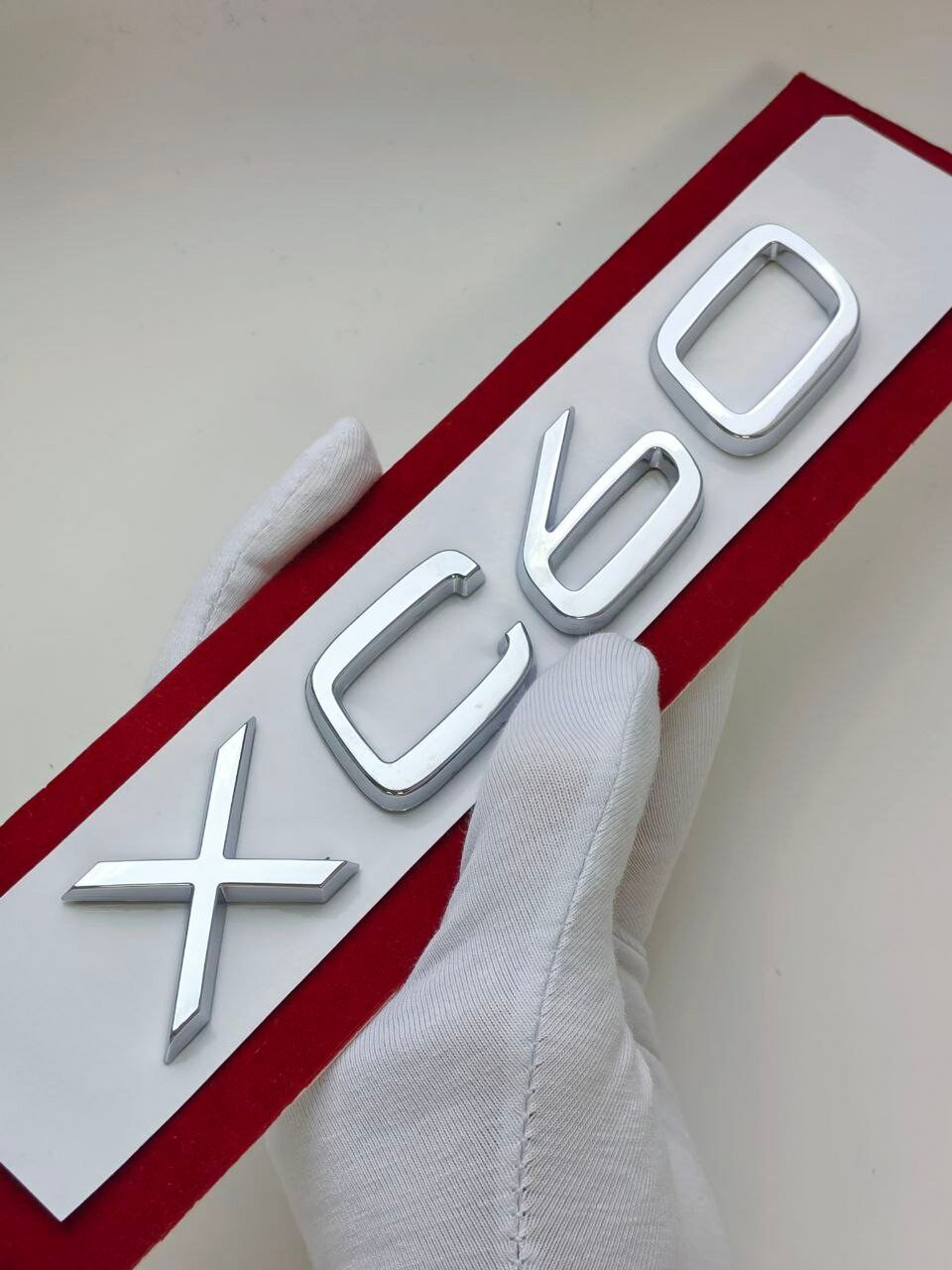 Шильдик XC60 на багажник Volvo, надпись XC60 для Вольво (1 шт.)