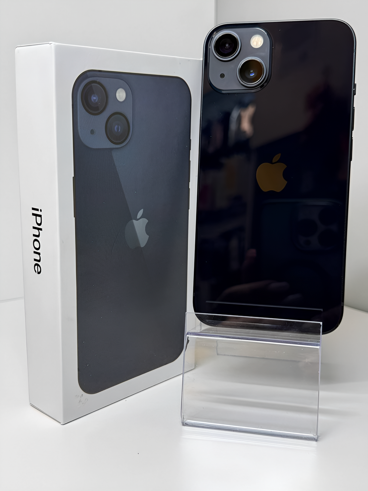 Б/У Смартфон Apple iPhone 13 256 ГБ, Черный / Айфон 13 / Телефон /
