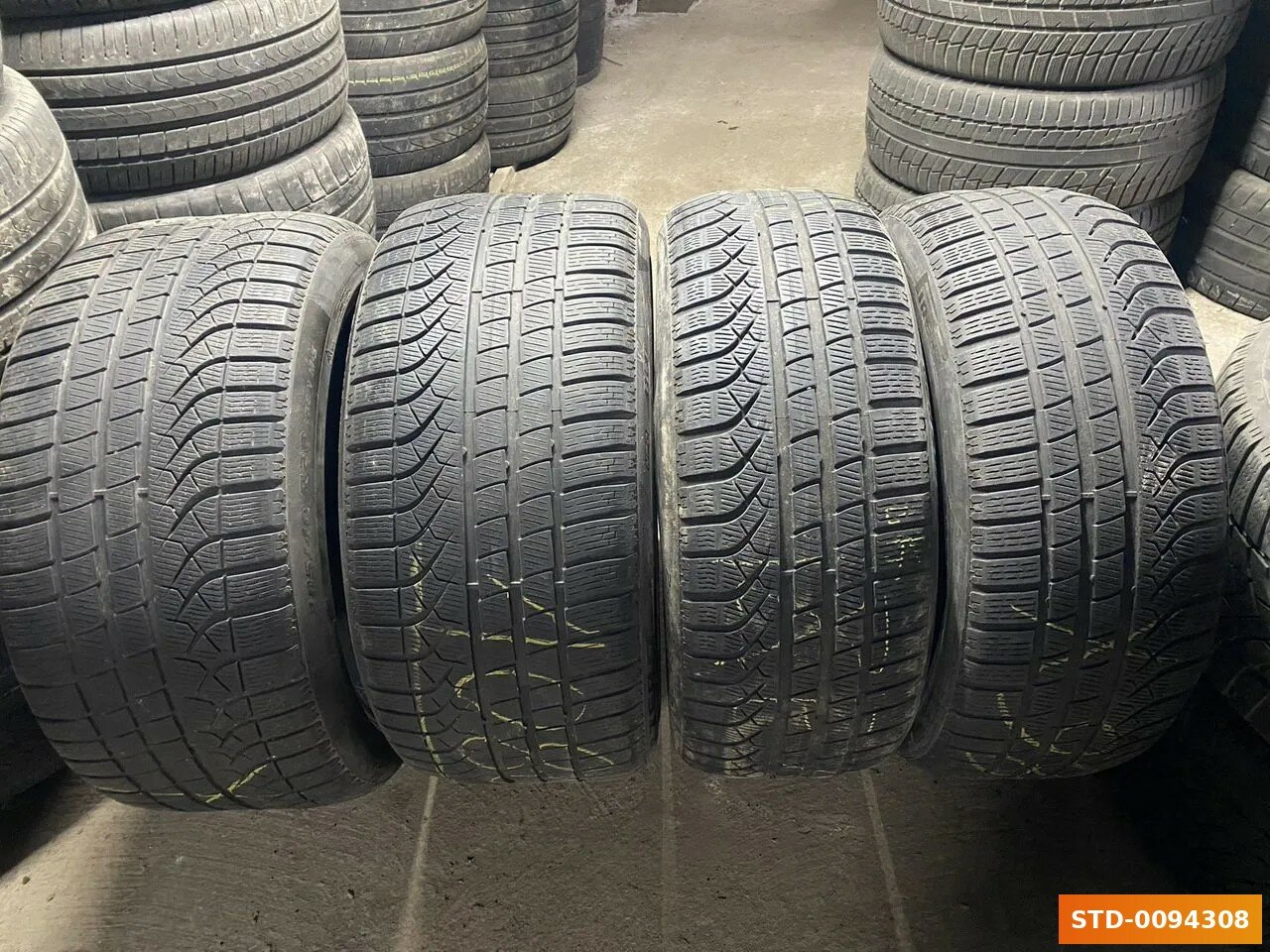 Комплект (2 шт) зимних БУ шин Pirelli P Zero Winter 245/45 R20 45% износ 7926999353