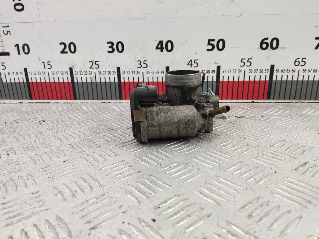 Заслонка дроссельная / 1630355 0280750049 030133062A для Volkswagen Polo 3 (с пробегом)