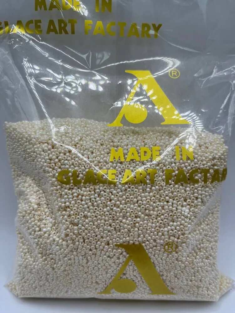 Бисер чешский SIZE:12 в упаковке 100гр, светло-бежевый .