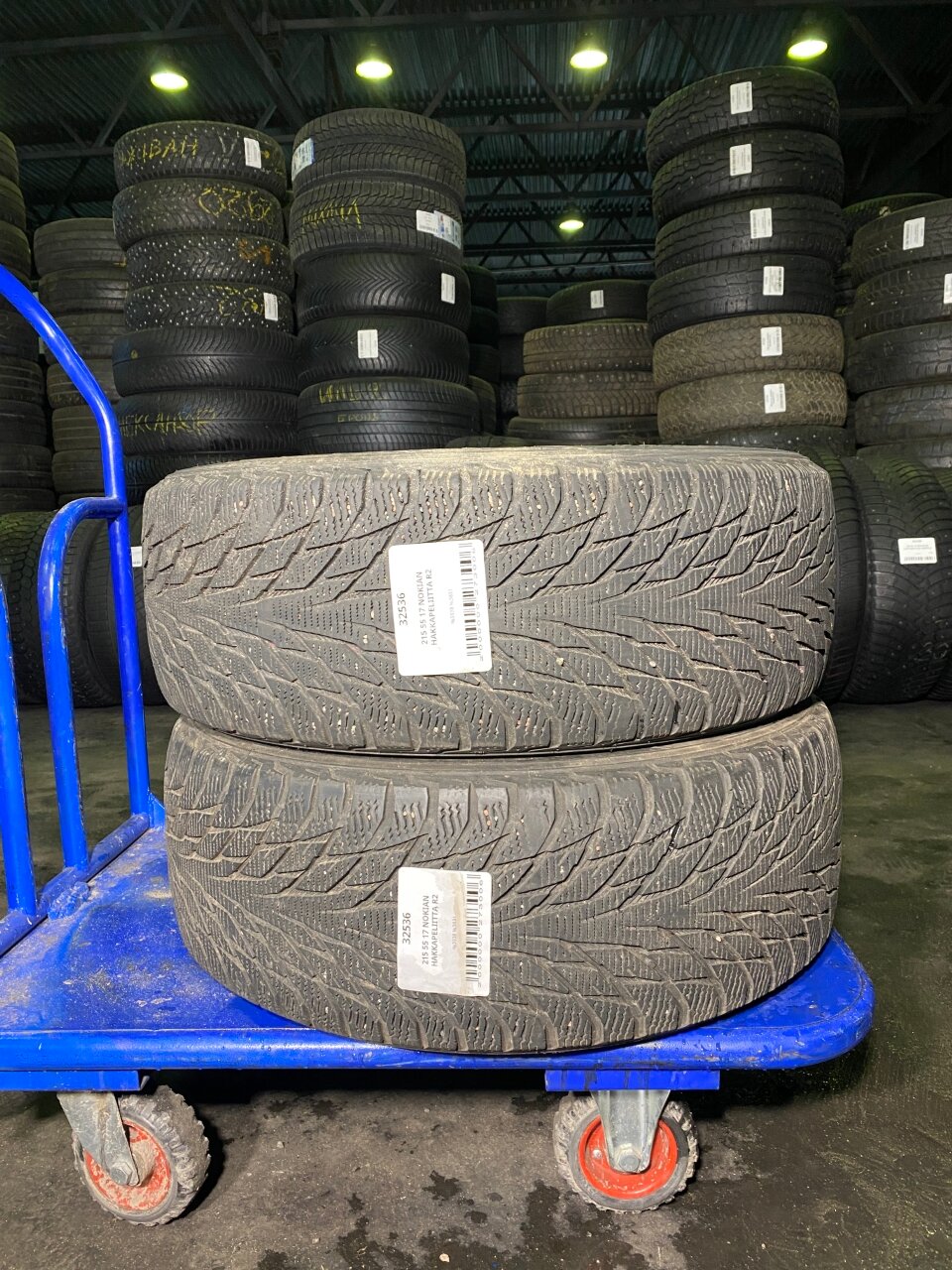 Шины Nokian Hakkapeliitta R2 215/55R17 98T