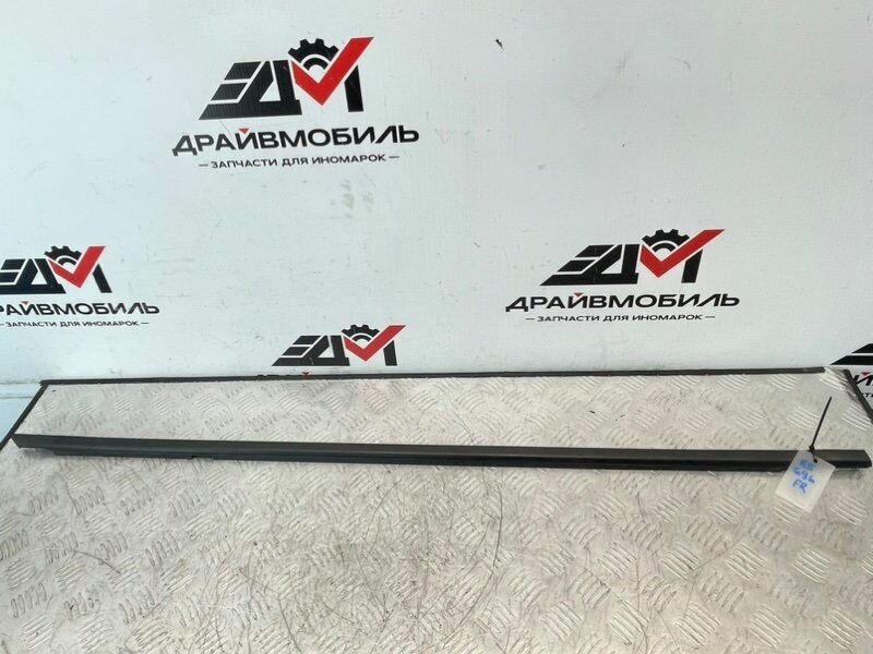 Уплотнитель стекла внешний Kia K5 2020 82220L2000 DL3 G4FP, передний правый (с пробегом)