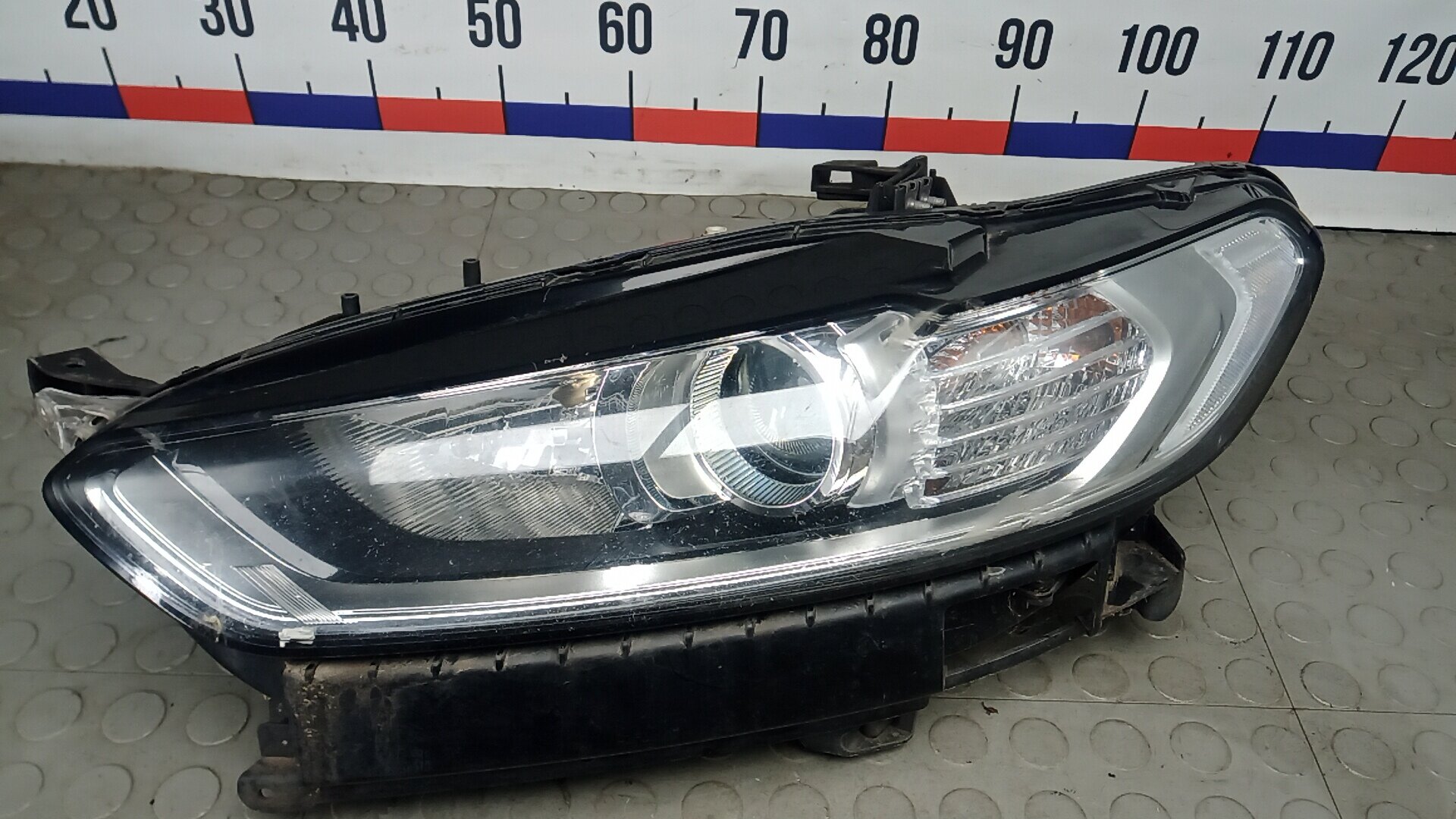 Фара левая FORD MONDEO 5