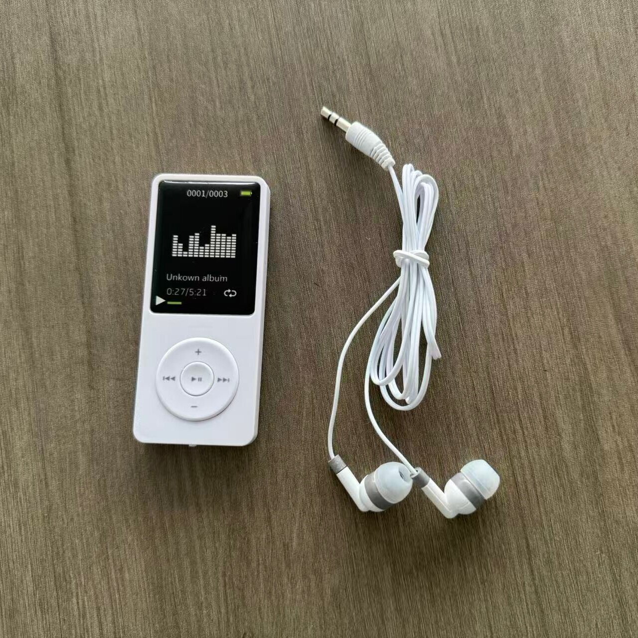 Портативный мини-MP3-плеер без экрана с большой емкостью аккумулятора, 3.5 мм разъемом для наушников и встроенным динамиком, белый