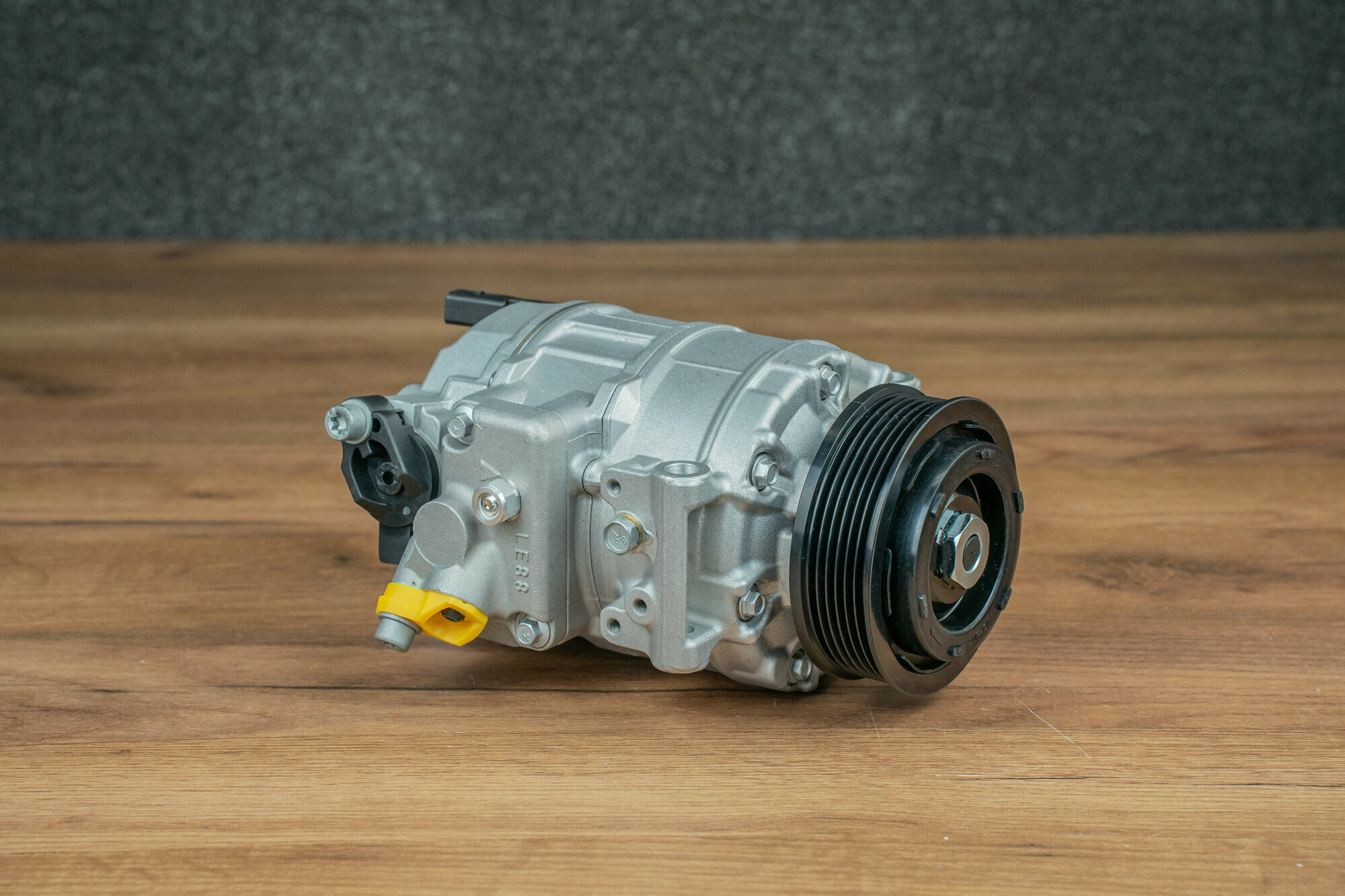 Компрессор кондиционера новый для VW Volkswagen транспортер T5 Multivan Amarok 7E0820803F
